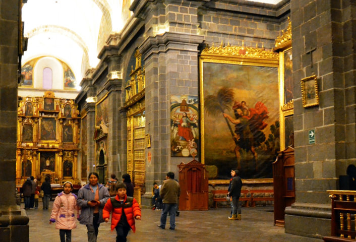 Inside the Basilica Cathedral of Cusco – Pirwa Hostels BLOG